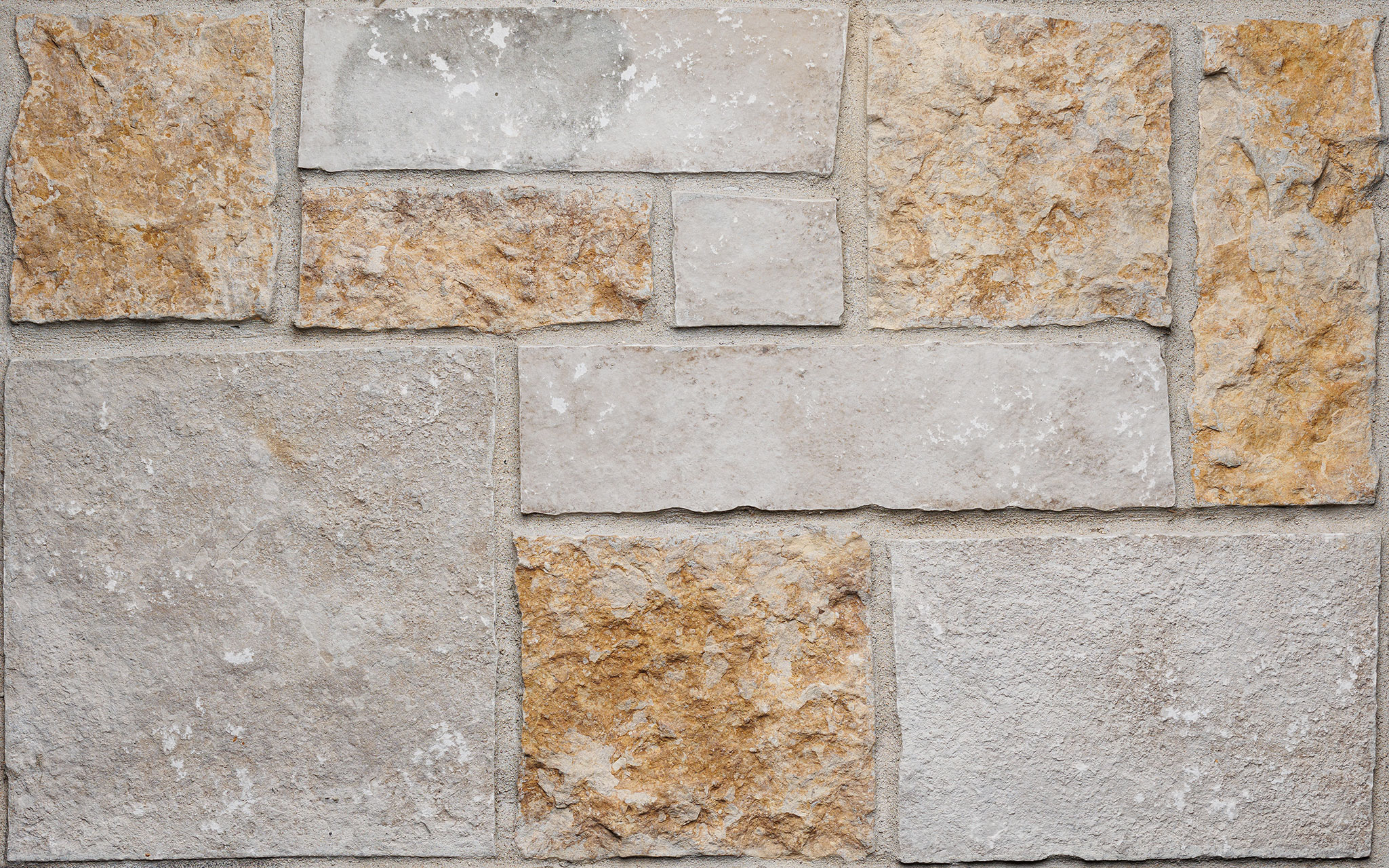 Fond du Lac / Northern Rustic Fortess Rock Stone Veneer | Rademann Stone